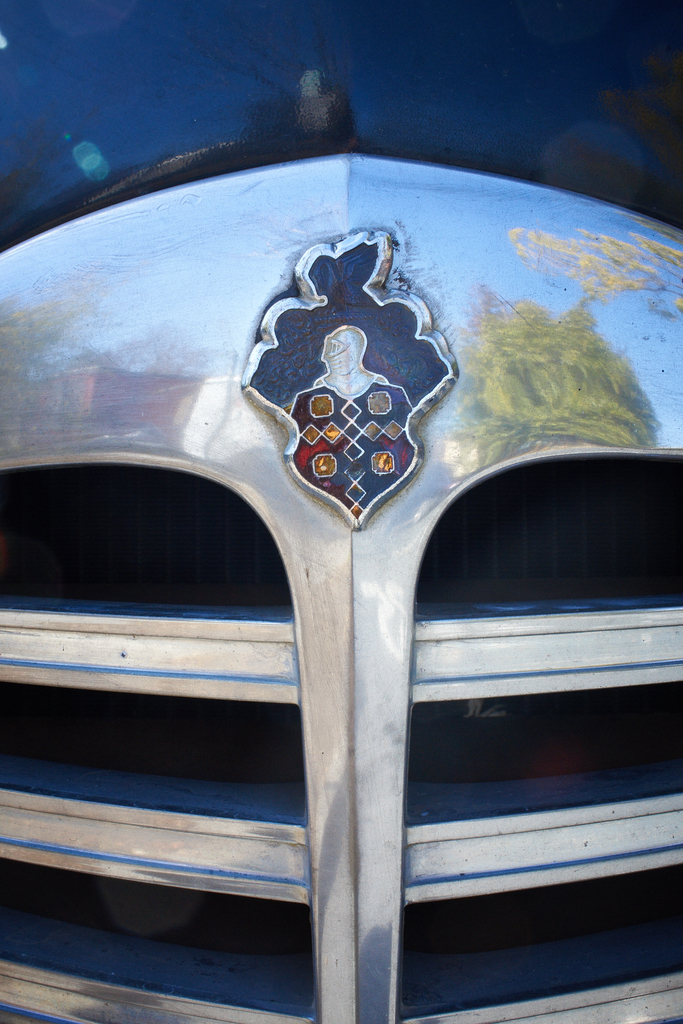 Packard Crest